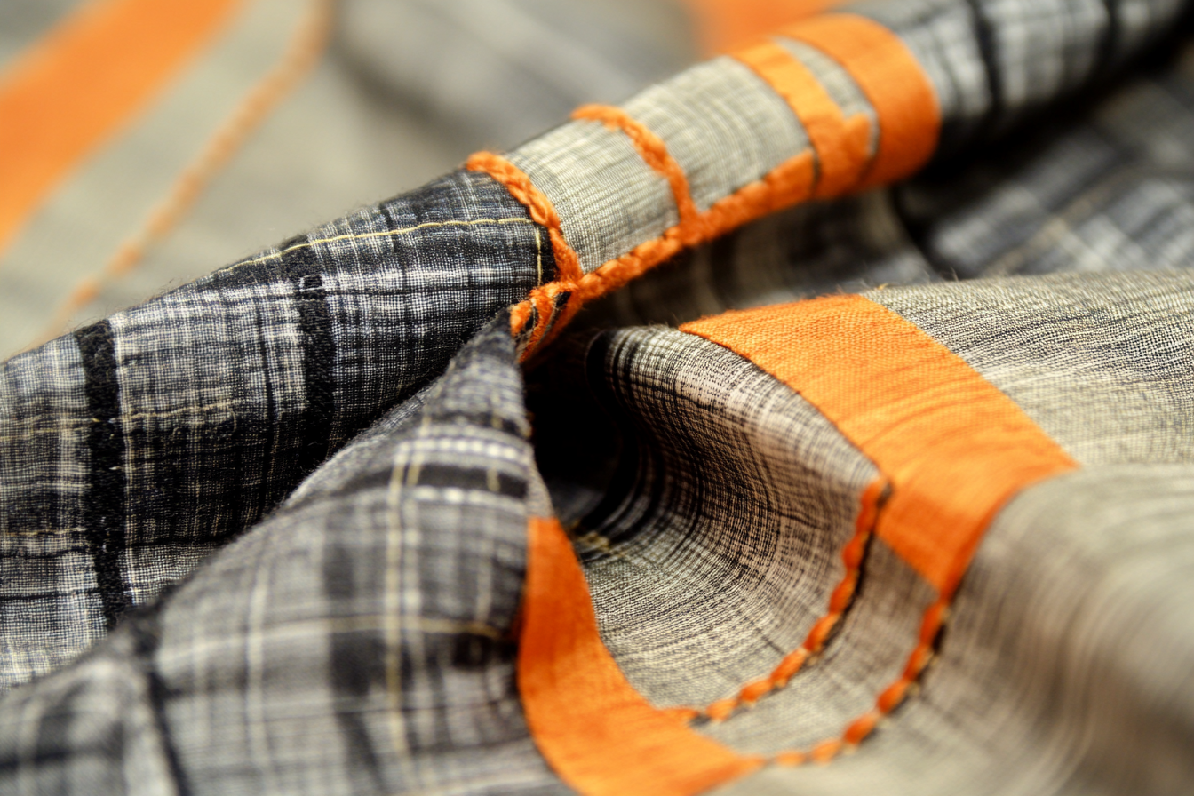 What is a Mitered Seam? A Guide to Pattern Alignment in Fashion