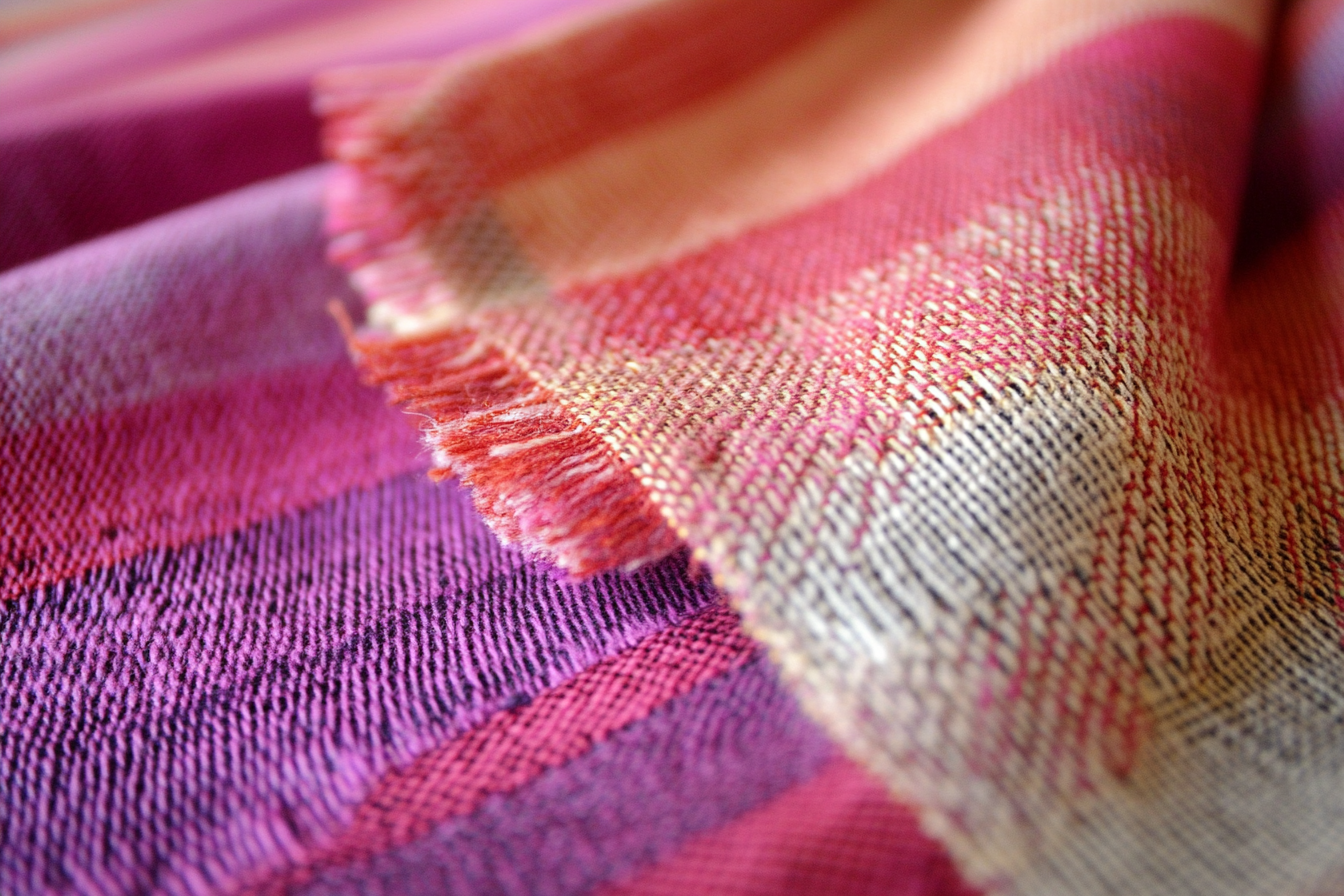 Plain Weave: The Simple Yet Strong Weaving Structure in Textiles