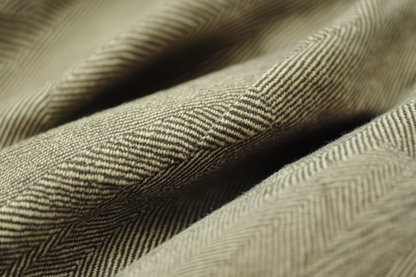 Twill Weave Fabric: Diagonal Structure, Durability, and Garment Use